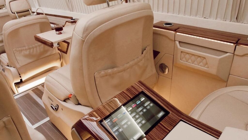 VIP Araçlarda Touch Panel ile Kolay ve Akıllı Yönetim